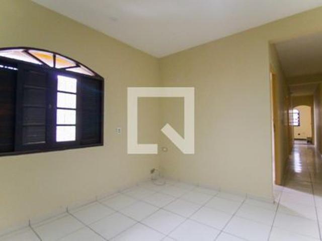 Casa para alugar com 75m², 3 quartos e sem vaga