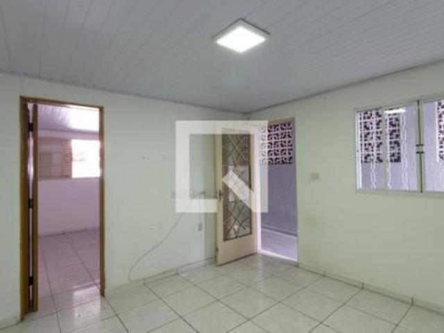 Casa para alugar com 75m², 1 quarto e sem vaga