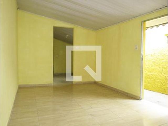 Casa para alugar com 75m², 2 quartos e sem vaga