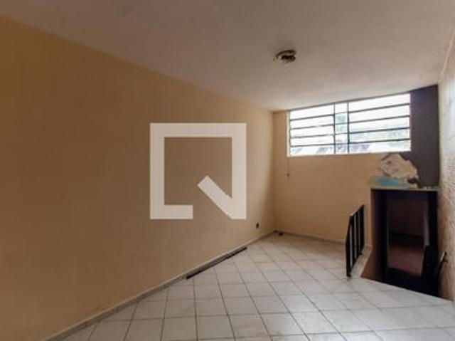 Casa para alugar com 76m², 1 quarto e 2 vagas