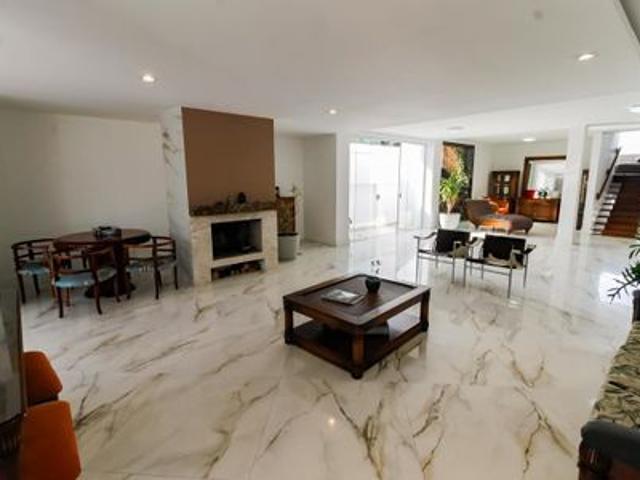 Casa para alugar com 800m², 7 quartos e 4 vagas