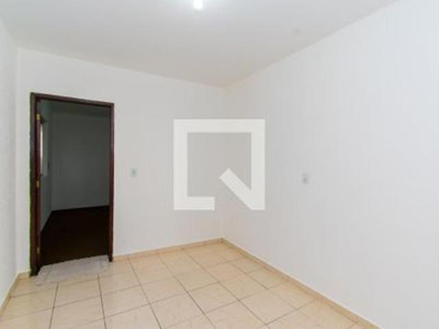Casa para alugar com 80m², 1 quarto e sem vaga