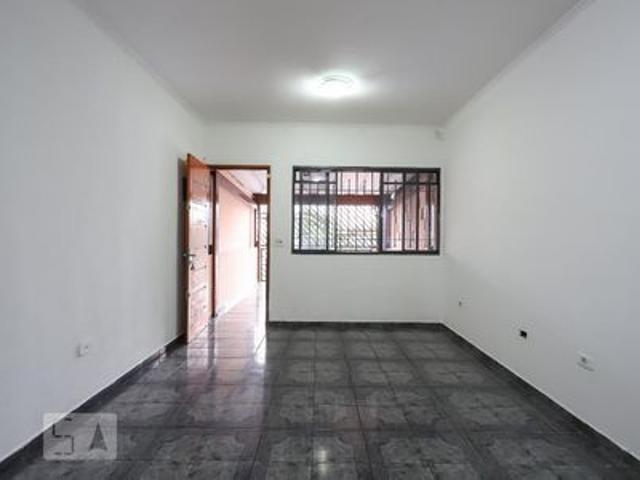 Casa para alugar com 80m², 2 quartos e 2 vagas
