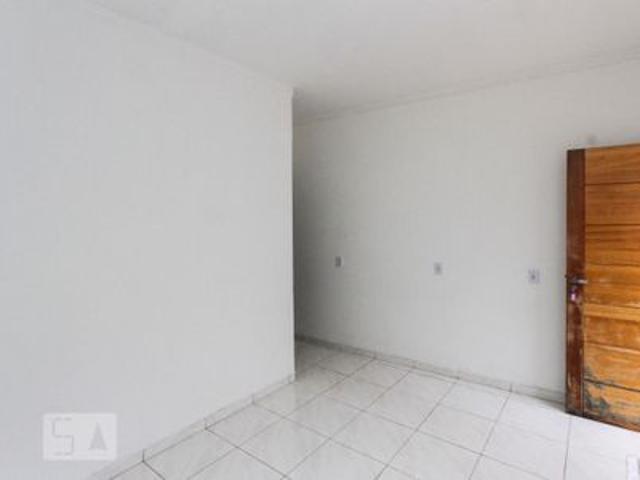 Casa para alugar com 80m², 2 quartos e 2 vagas