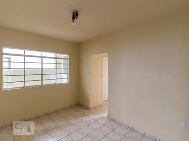 Casa para alugar com 80m², 2 quartos e sem vaga