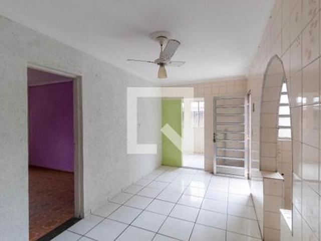 Casa para alugar com 80m², 2 quartos e sem vaga
