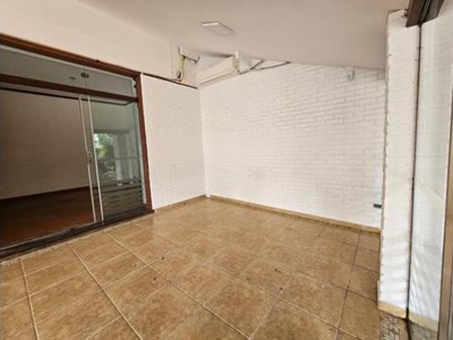 Casa para alugar com 900m², 5 quartos e 5 vagas
