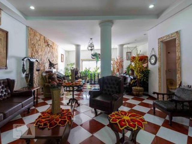 Casa para alugar com 900m², 5 quartos e 6 vagas