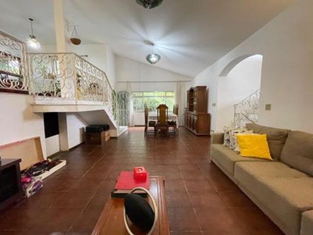 Casa para alugar com 917m², 3 quartos e 5 vagas
