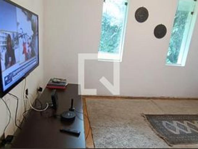Casa para alugar com 950m², 4 quartos e 6 vagas