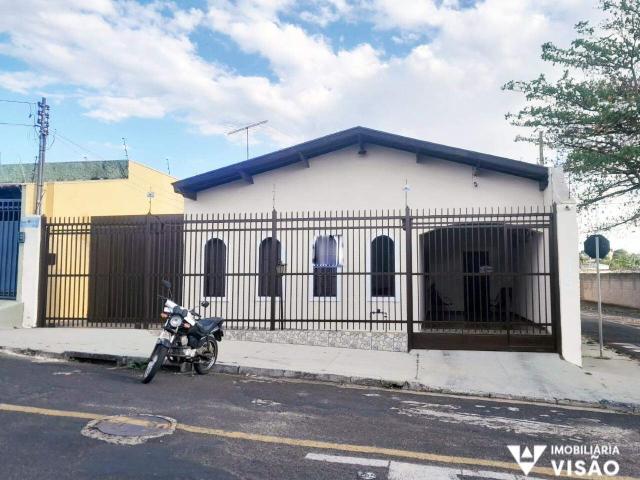 CASA PARA ALUGAR COM 03 QUARTOS, 01 SUÍTE, 04 VAGAS NO BAIRRO BOA VISTA