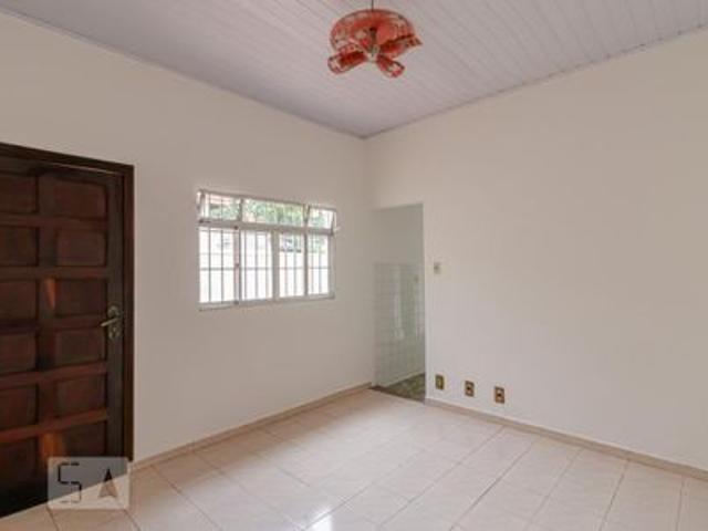 Casa para alugar com 100m², 3 quartos e 2 vagas