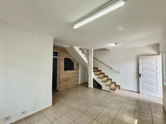 Casa para alugar com 100m², 3 quartos e 2 vagas