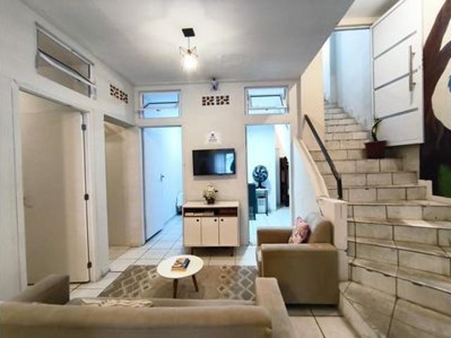 Casa para alugar com 100m², 8 quartos e sem vaga
