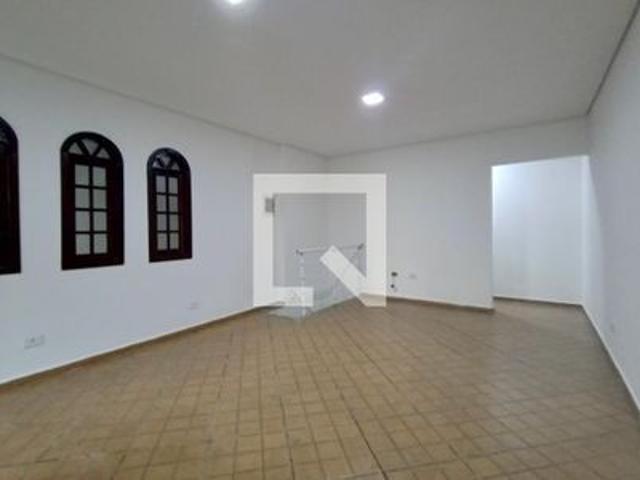 Casa para alugar com 101m², 2 quartos e 1 vaga