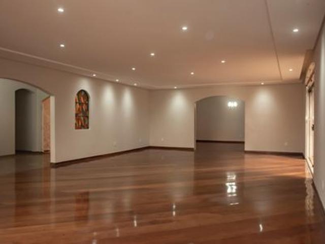 Casa para alugar com 1100m², 8 quartos e 8 vagas