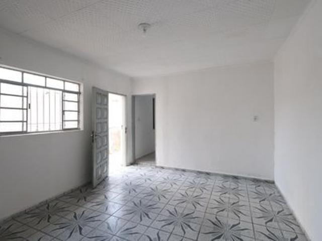 Casa para alugar com 110m², 2 quartos e 4 vagas
