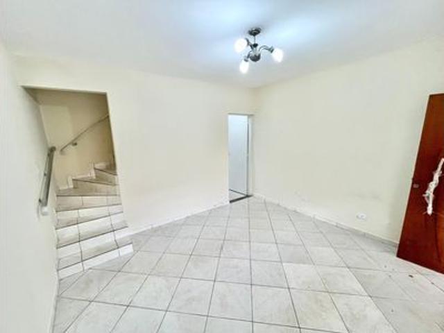 Casa para alugar com 117m², 4 quartos e 2 vagas