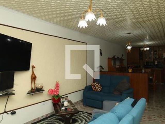 Casa para alugar com 120m², 3 quartos e 6 vagas
