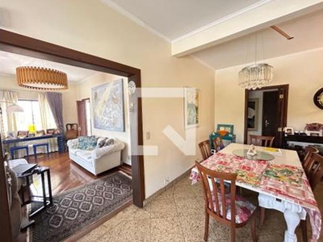 Casa para alugar com 120m², 6 quartos e 2 vagas