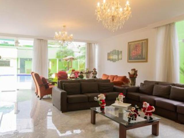 Casa para alugar com 1240m², 5 quartos e 8 vagas