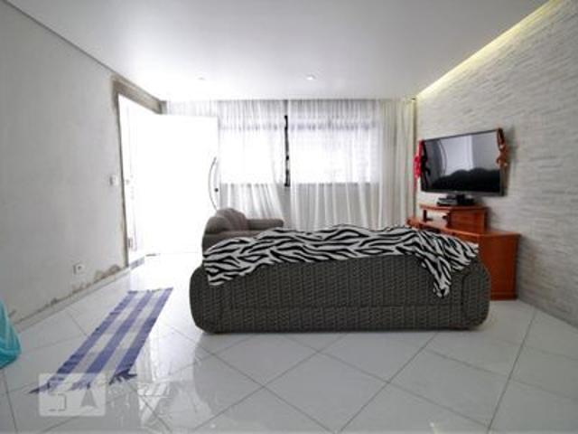 Casa para alugar com 126m², 4 quartos e 2 vagas