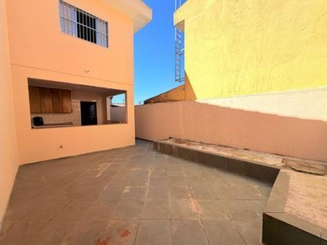 Casa para alugar com 131m², 3 quartos e 2 vagas