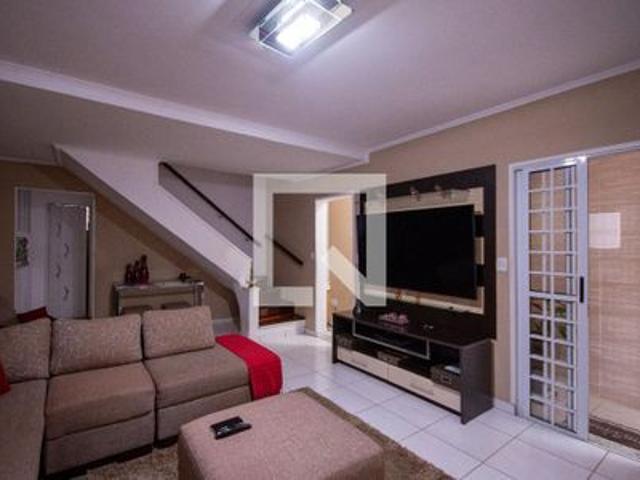 Casa para alugar com 134m², 4 quartos e 2 vagas