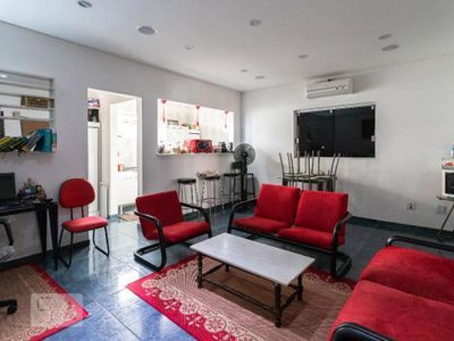 Casa para alugar com 135m², 5 quartos e 2 vagas