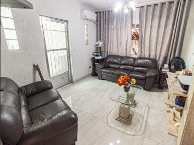 Casa para alugar com 136m², 3 quartos e 3 vagas