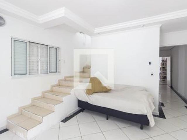 Casa para alugar com 139m², 4 quartos e 2 vagas