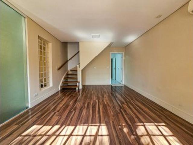 Casa para alugar com 140m², 4 quartos e 2 vagas