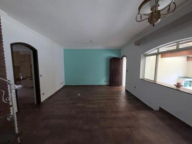 Casa para alugar com 140m², 5 quartos e 2 vagas