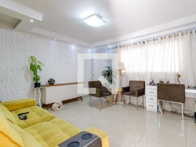 Casa para alugar com 141m², 4 quartos e 2 vagas