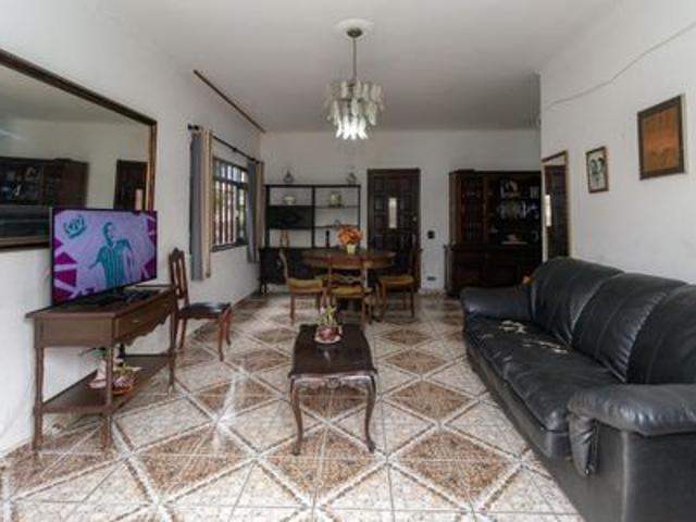 Casa para alugar com 142m², 4 quartos e 3 vagas