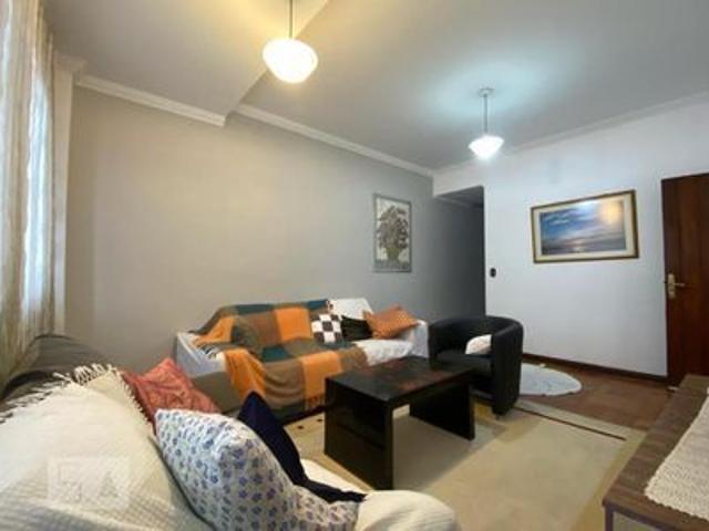 Casa para alugar com 143m², 4 quartos e 3 vagas