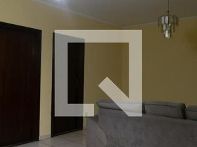 Casa para alugar com 150m², 6 quartos e 2 vagas