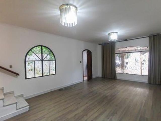 Casa para alugar com 159m², 3 quartos e 2 vagas
