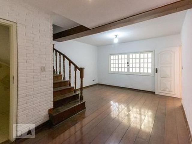 Casa para alugar com 160m², 3 quartos e 2 vagas