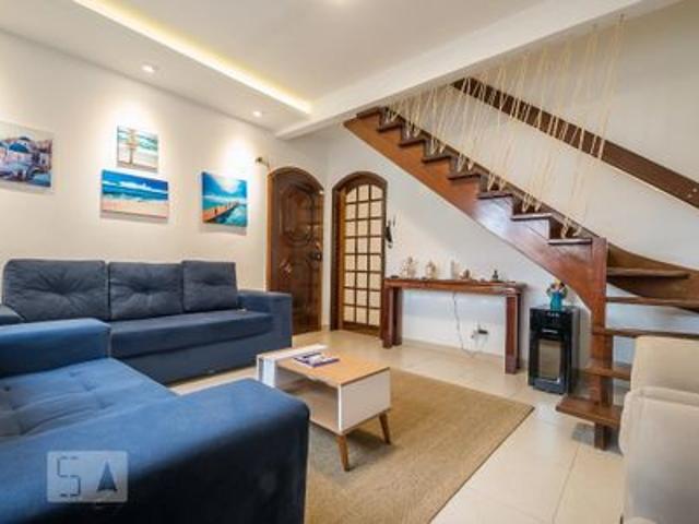 Casa para alugar com 160m², 4 quartos e 2 vagas