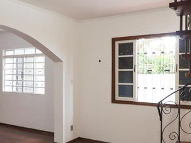 Casa para alugar com 160m², 4 quartos e 2 vagas