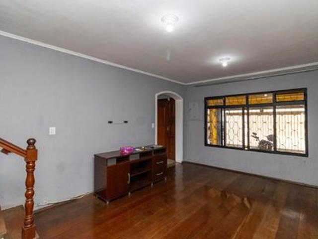 Casa para alugar com 160m², 4 quartos e 2 vagas