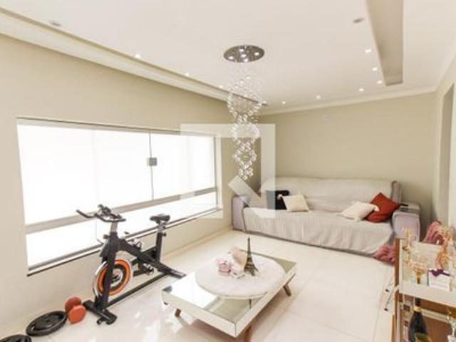 Casa para alugar com 162m², 4 quartos e 1 vaga