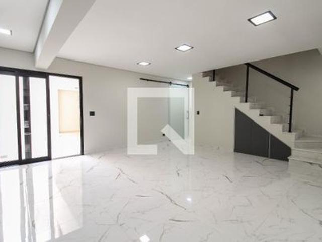 Casa para alugar com 175m², 3 quartos e 2 vagas