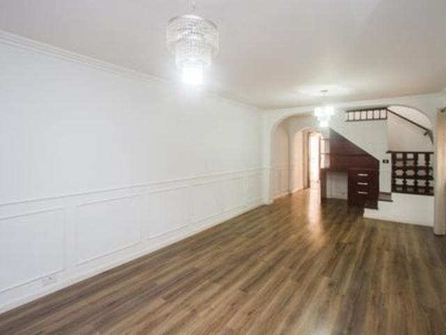 Casa para alugar com 180m², 3 quartos e 2 vagas