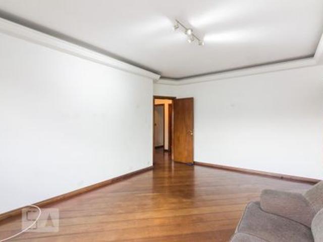 Casa para alugar com 180m², 3 quartos e 2 vagas