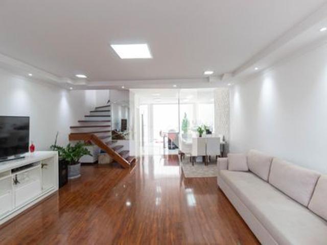 Casa para alugar com 180m², 3 quartos e 8 vagas