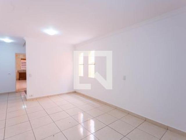 Casa para alugar com 180m², 4 quartos e 2 vagas