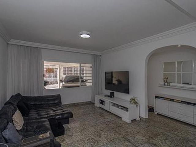 Casa para alugar com 180m², 4 quartos e 2 vagas