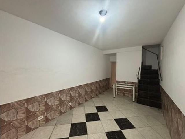 Casa para alugar com 180m², 4 quartos e 5 vagas